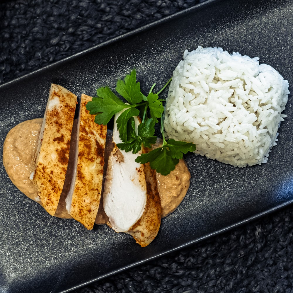Ugnsrostad kyckling med Sataysås och basmatiris - Färdiga maten